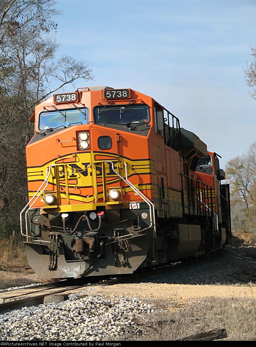 BNSF 5738